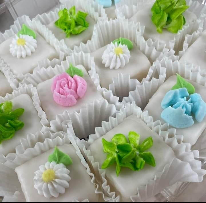 Cake Squares | Wilson's Bakery Online